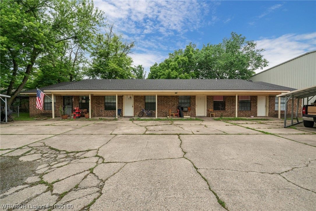 Arlav S Boone St 203 - Lavaca, AR | Trulia