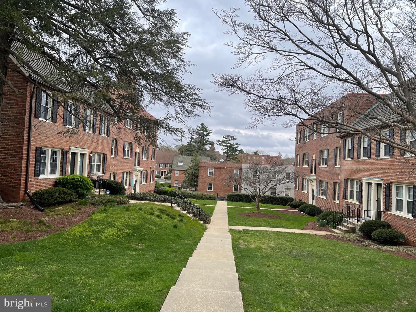 2016 37th St SE #202, Washington, DC 20020 - See Est. Value, Schools & More