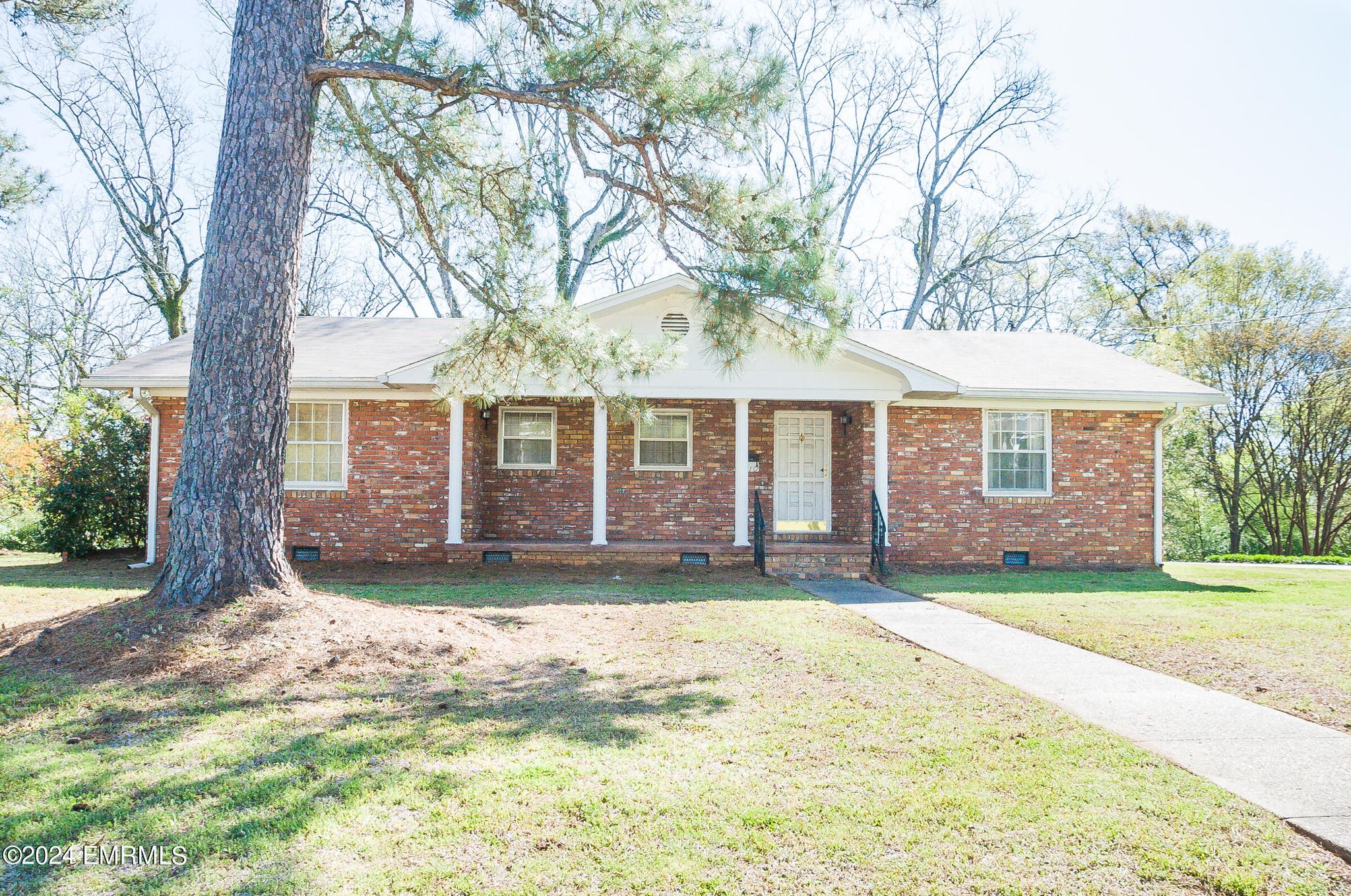 410 S Main St, Newton, MS 39345 | MLS# 24-366 | Trulia