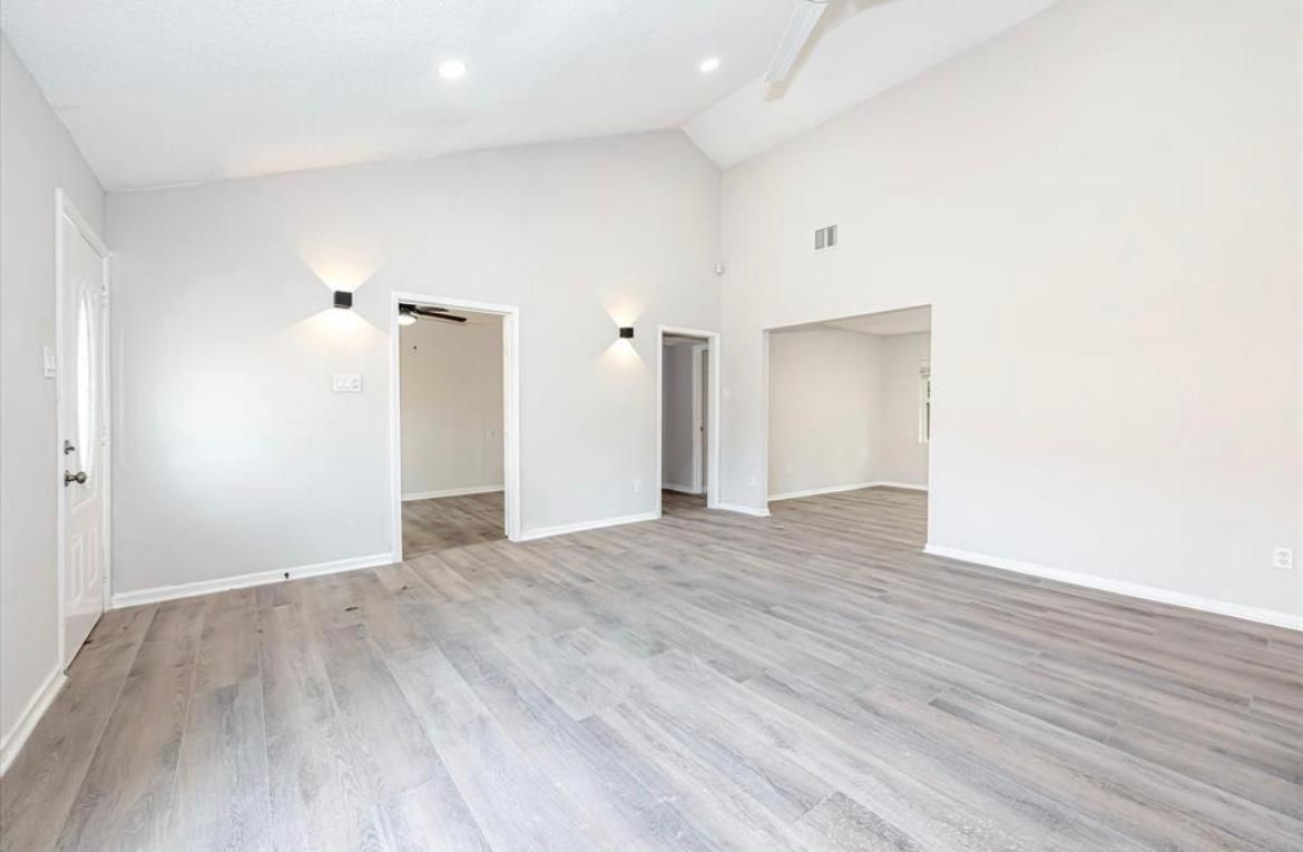 9024 Carousel Ln #B, Houston, TX 77080 - See Est. Value, Schools & More