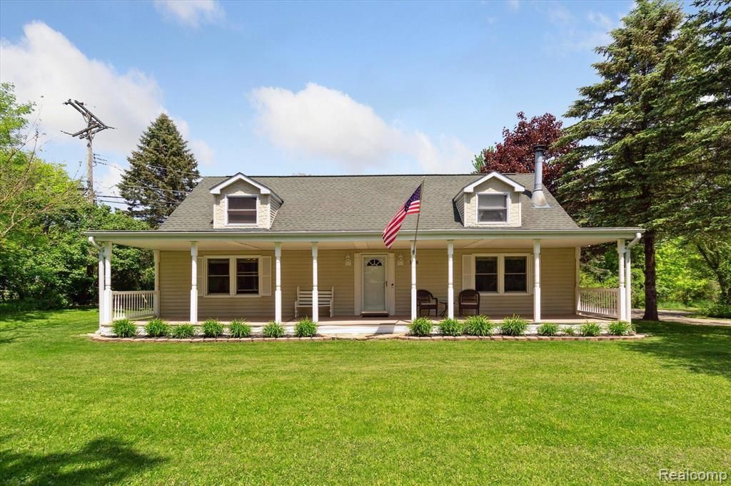 898 Rowland Rd, Leonard, MI 48367 - See Est. Value, Schools & More