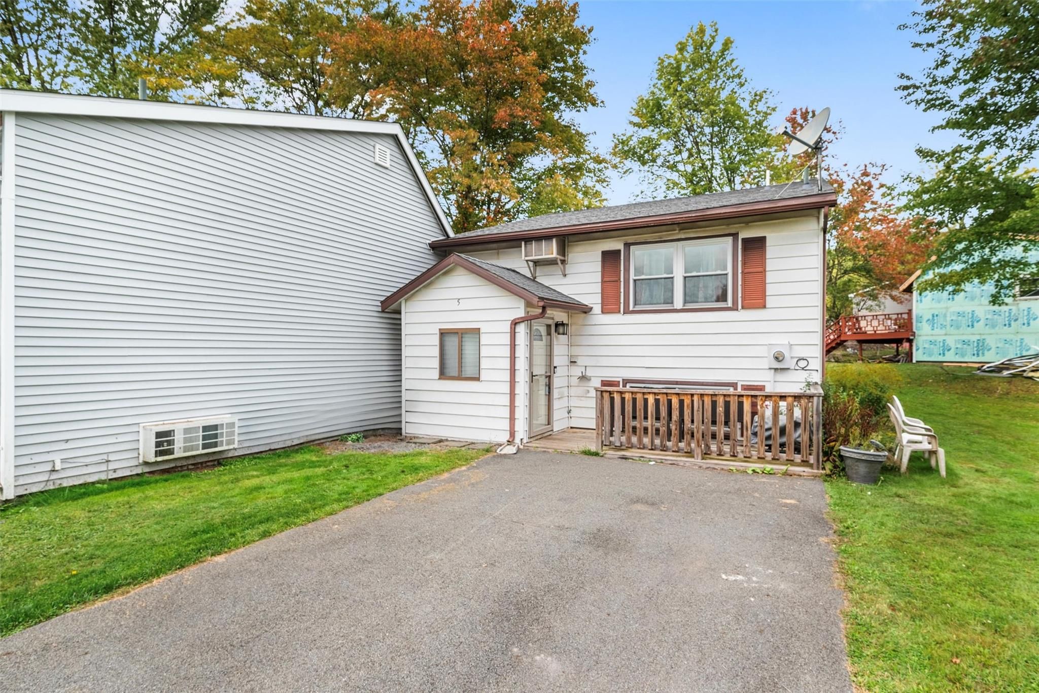 5 Laura Lane, Kiamesha Lake, NY 12751 - See Est. Value, Schools & More