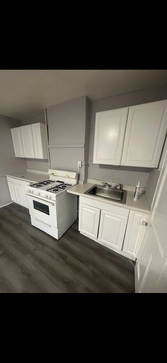 33 Elliott St #3, Hartford, CT 06114 - See Est. Value, Schools & More