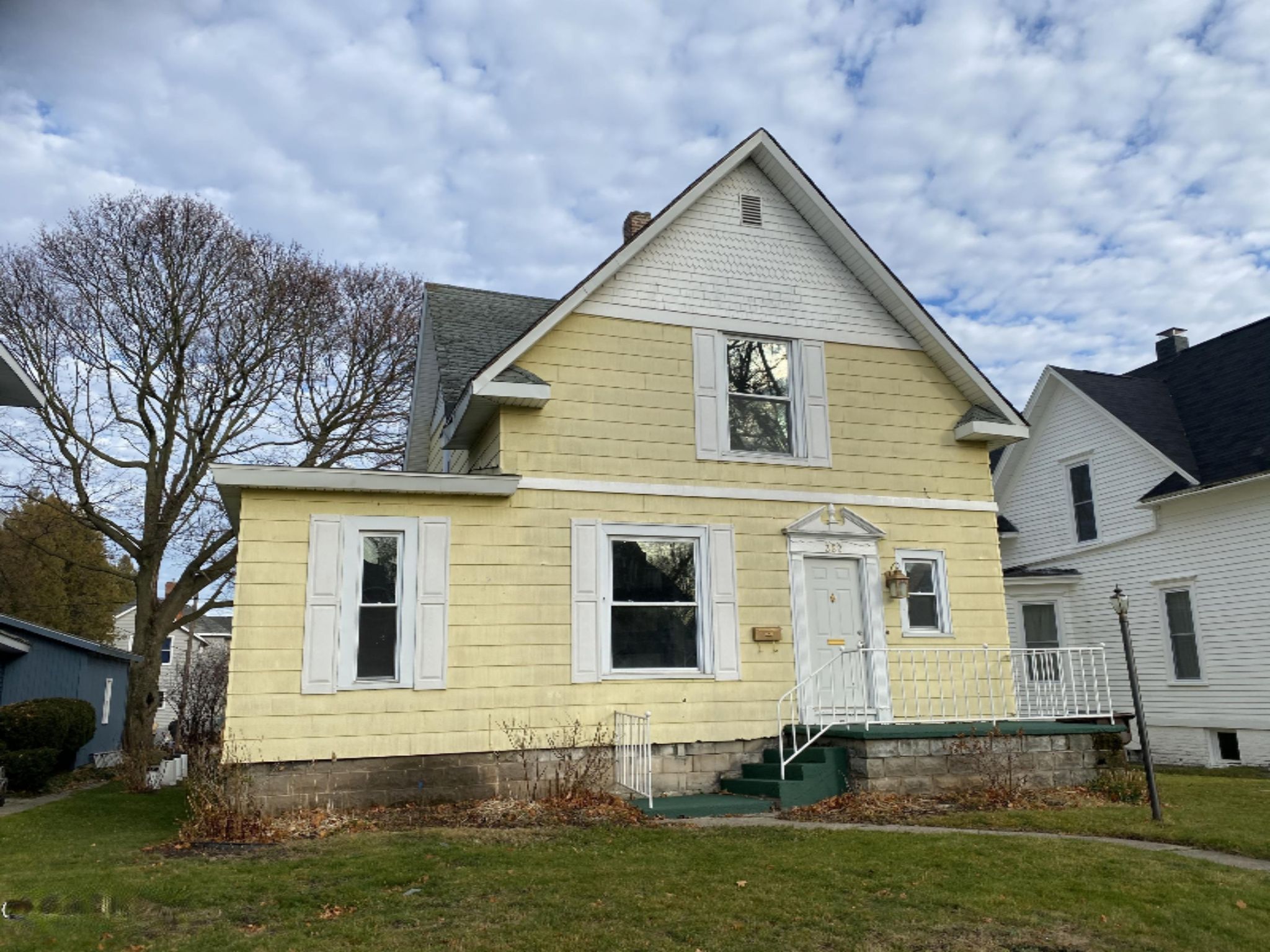 362 2nd St, Manistee, MI 49660 | Trulia
