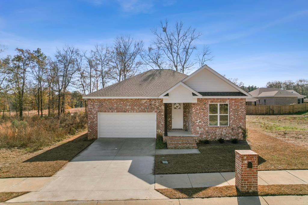 318 Grand Hbr, Dothan, AL 36303 - See Est. Value, Schools & More