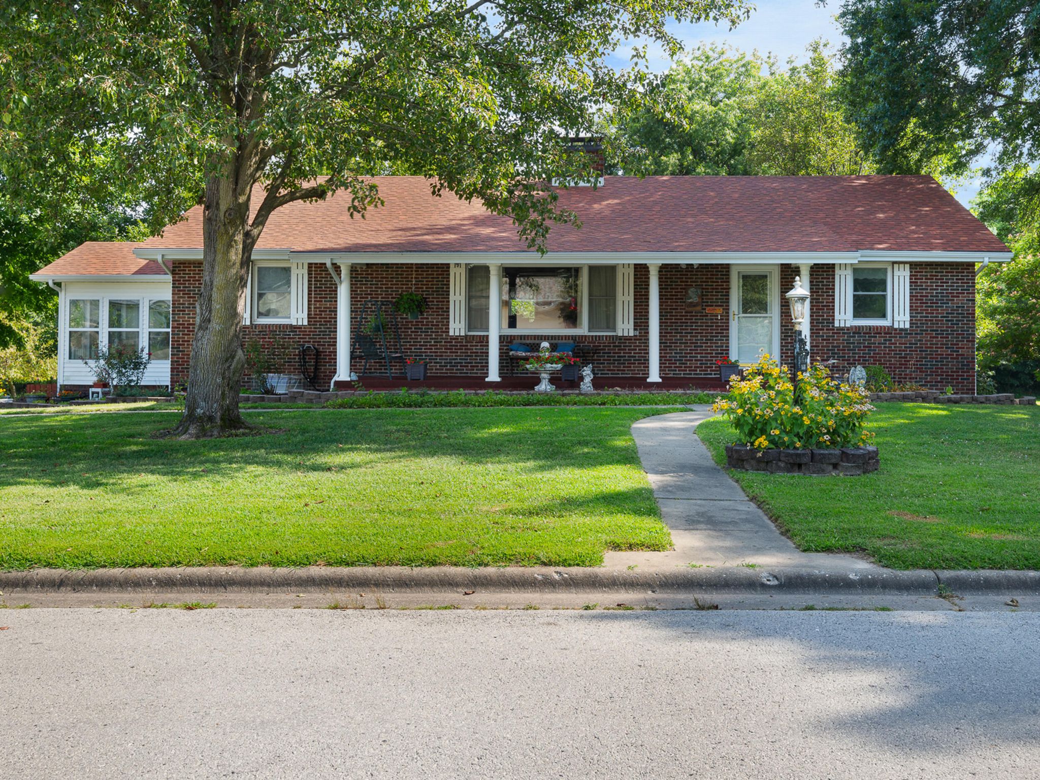 1618 W Northwood Street, Bolivar, MO 65613 - See Est. Value, Schools & More