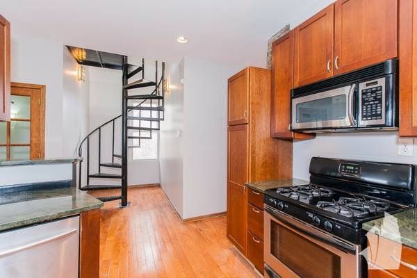 1618 W Blackhawk St #2, Chicago, IL 60622 - See Est. Value, Schools & More