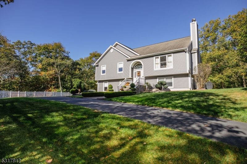 14 Cliff Trl, Oak Ridge, NJ 07438 - See Est. Value, Schools & More