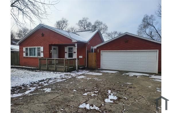 1717 Wilcox St, Crest Hill, IL 60403 - See Est. Value, Schools & More