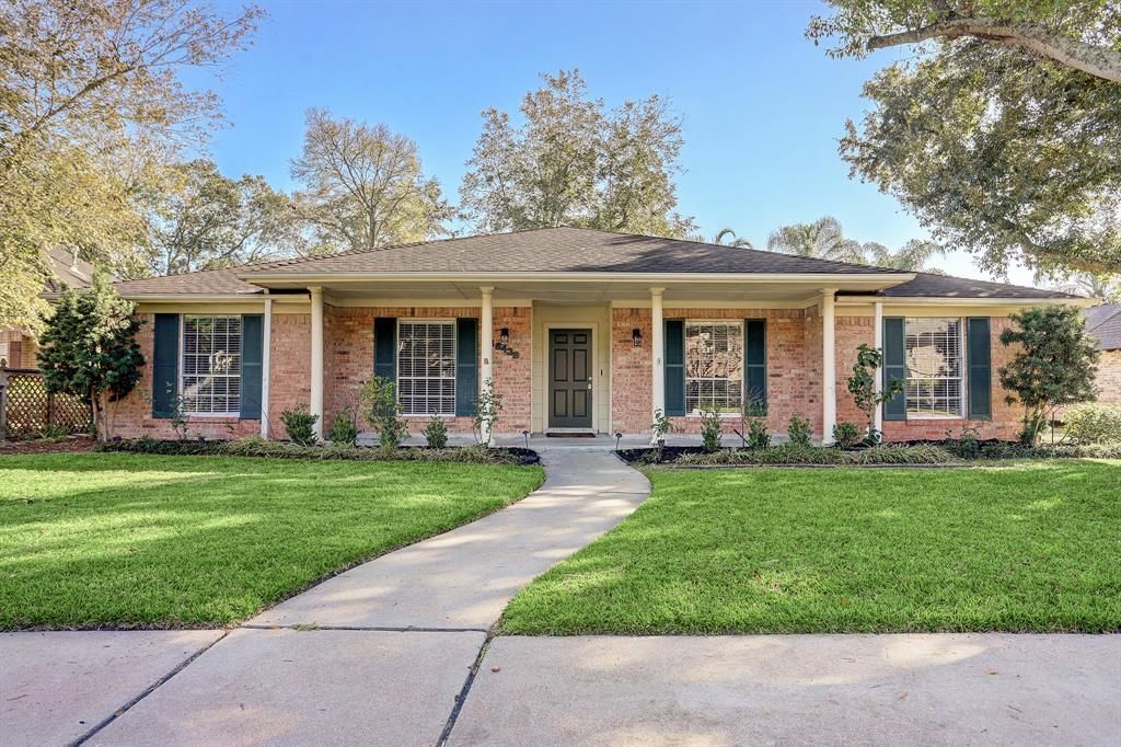 16438 Longvale Dr, Houston, TX 77059 - See Est. Value, Schools & More