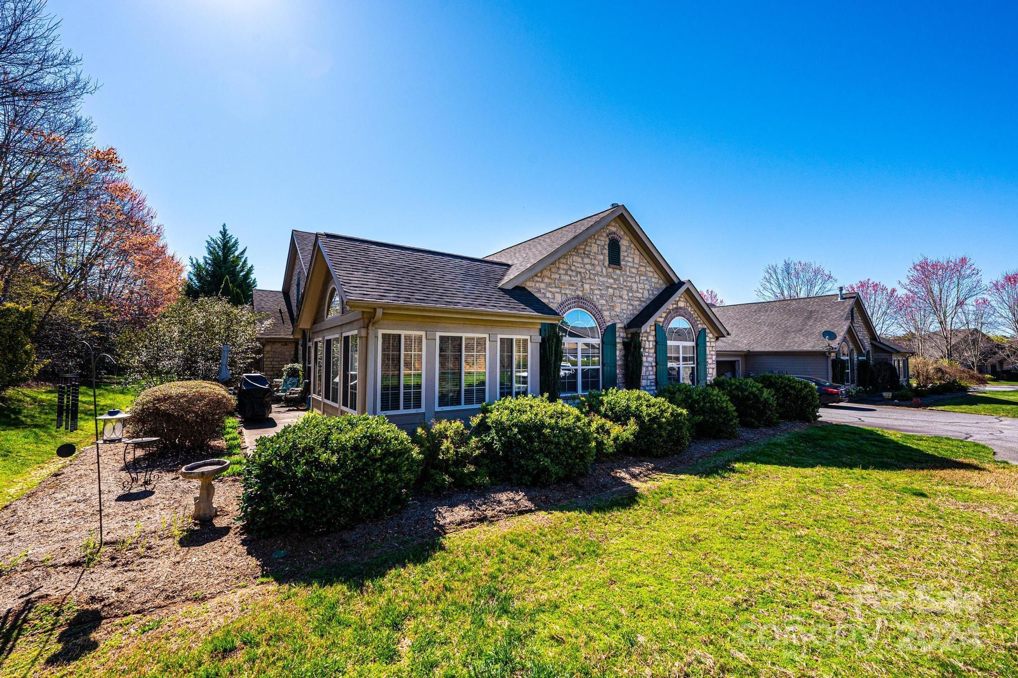 815 Wynnshire Dr #D, Hickory, NC 28601 - See Est. Value, Schools & More