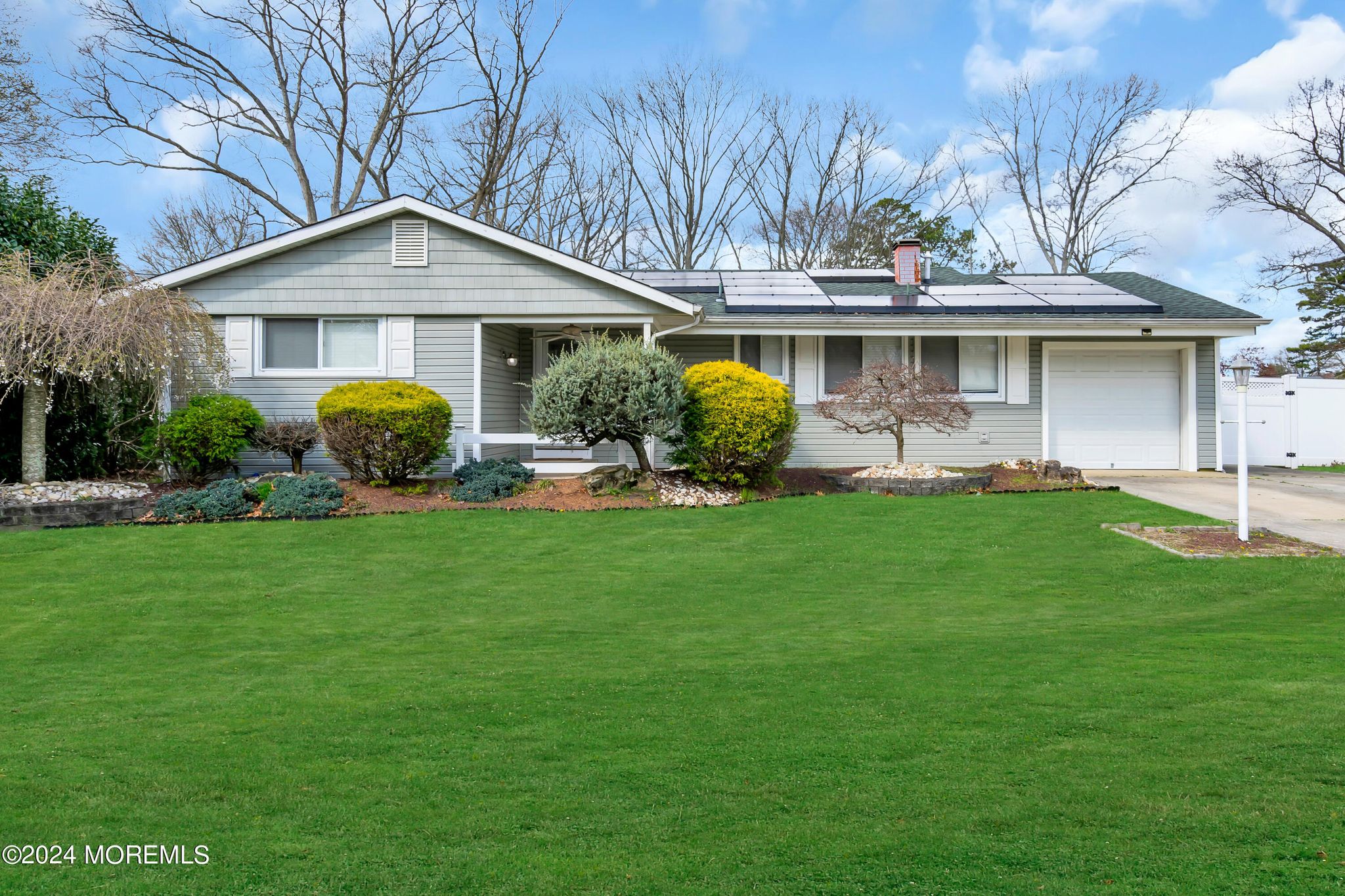 72 Mount Lane, Toms River, NJ 08753 - See Est. Value, Schools & More