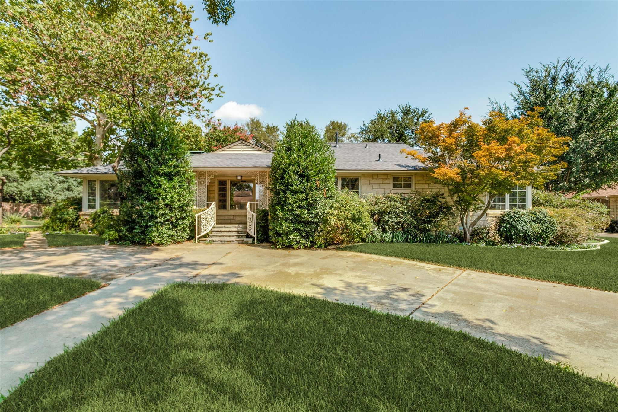 533 Mayrant Dr, Dallas, TX 75224 - See Est. Value, Schools & More