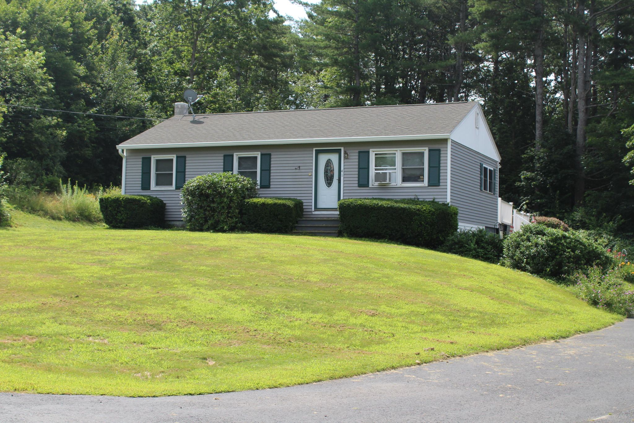 41 Mclaughlin Terrace, Randolph, ME 04346 - See Est. Value, Schools & More