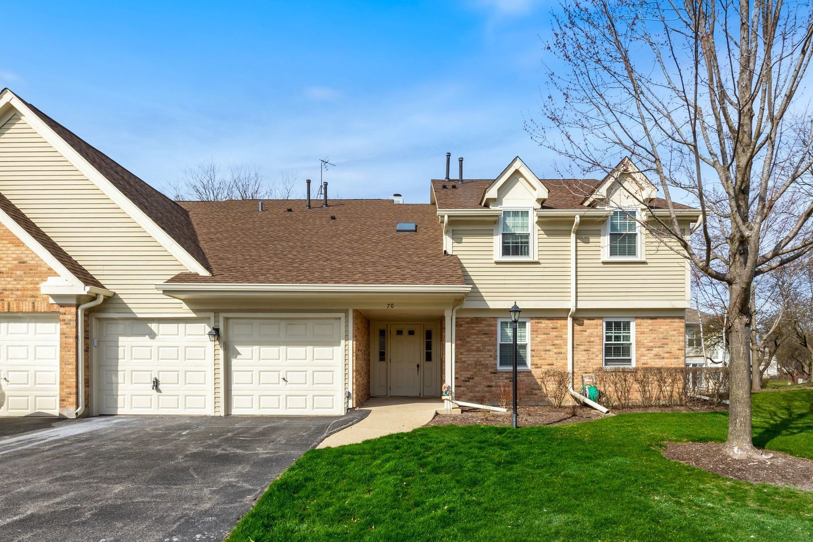 70 S Holmes Way #W2, Schaumburg, IL 60193 - See Est. Value, Schools & More