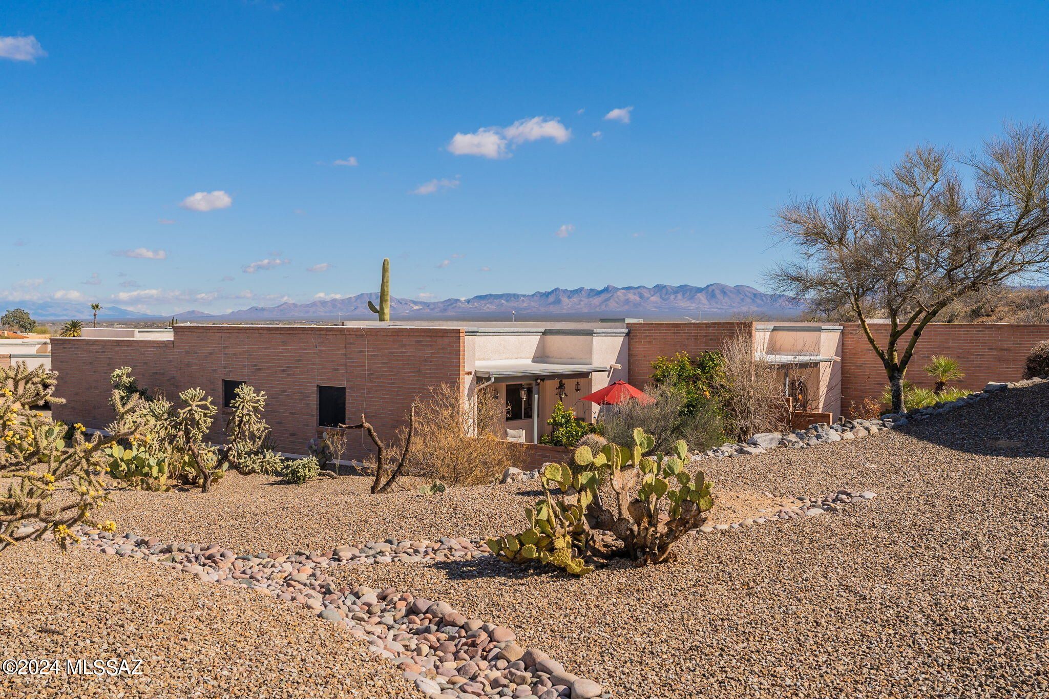927 W Via Del Pardillo, Green Valley, AZ 85622 - See Est. Value, Schools & More