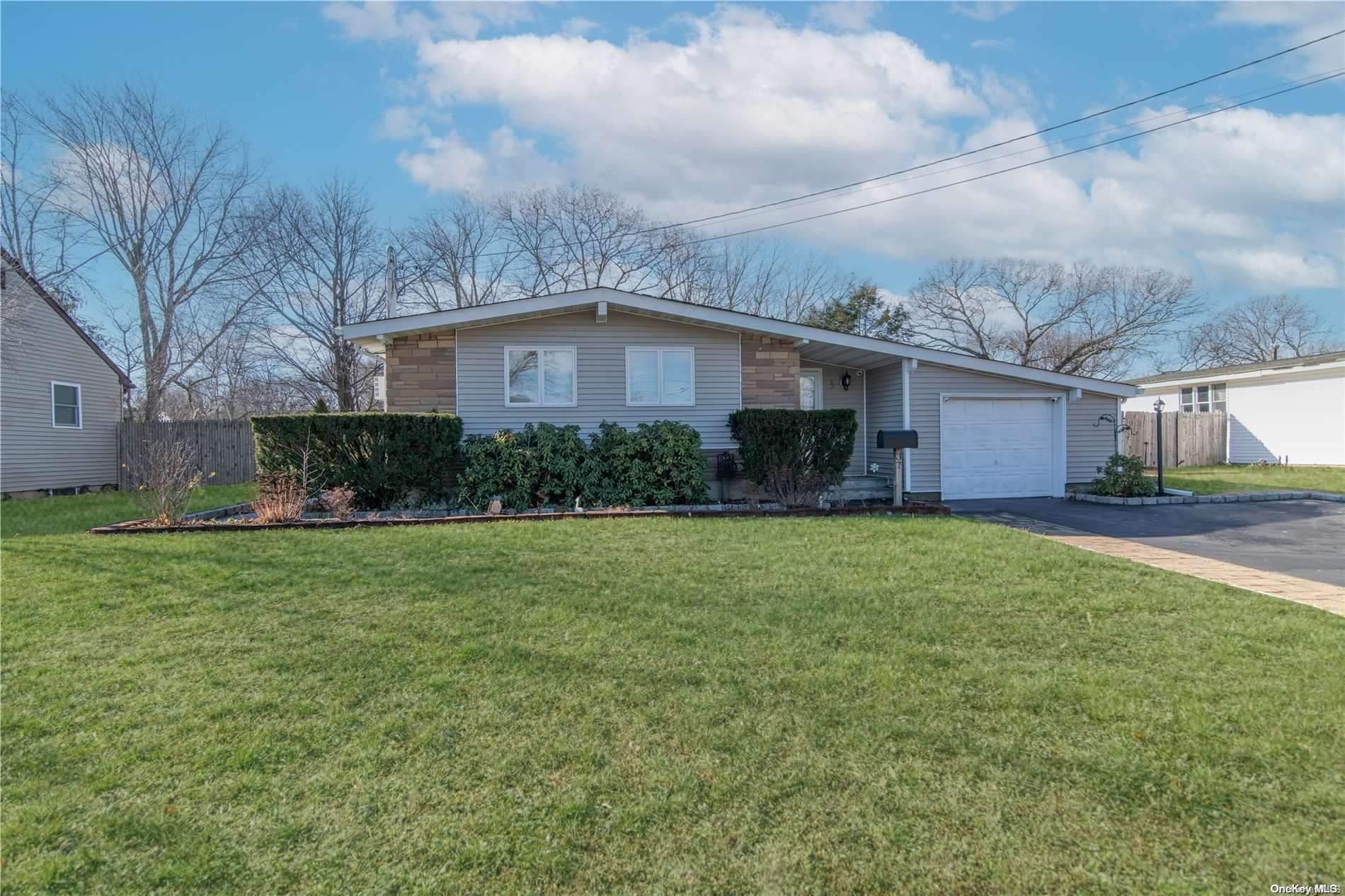 37 Sunset Drive, Centereach, NY 11720 - See Est. Value, Schools & More