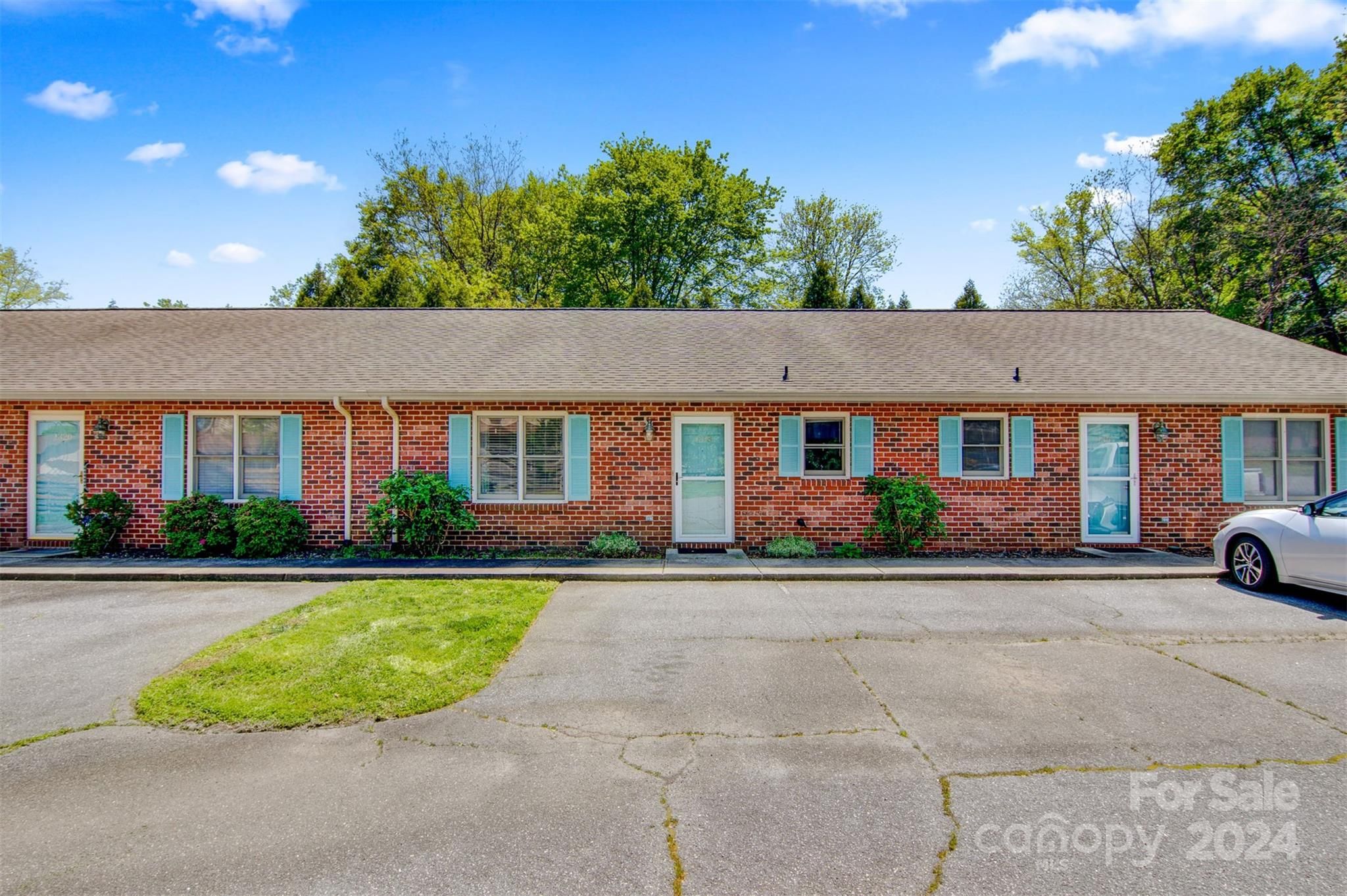 1318 5th St NE, Hickory, NC 28601 - See Est. Value, Schools & More