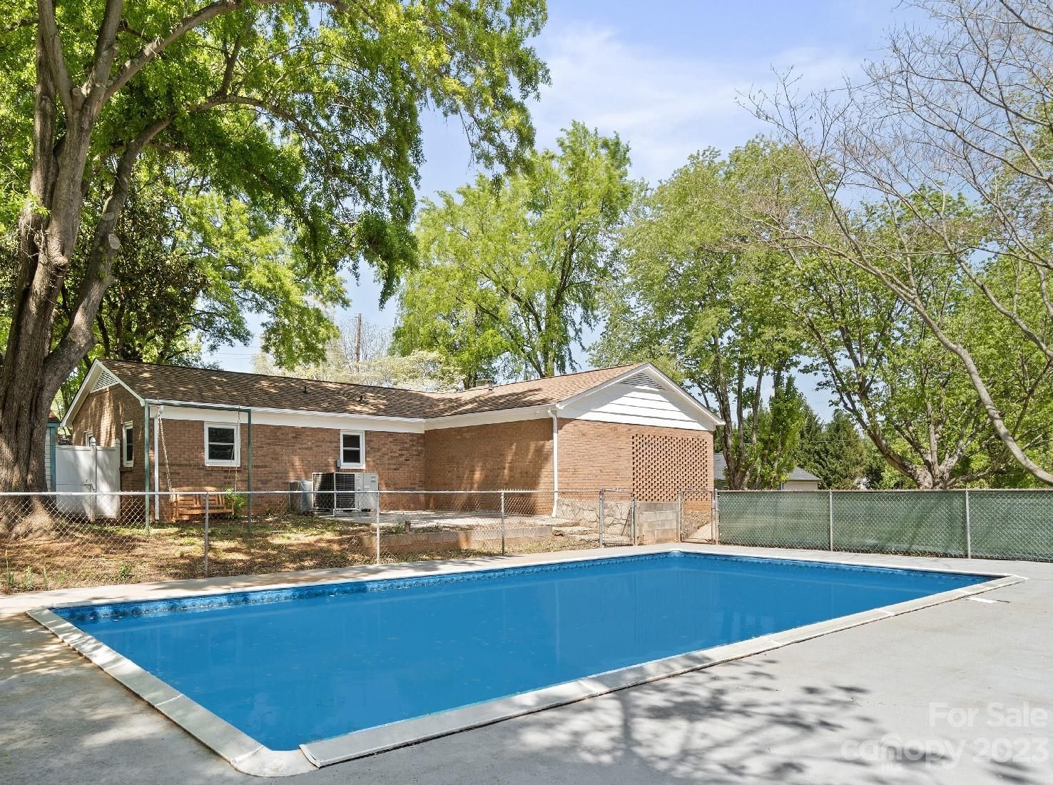 2515 3rd Ave NW, Hickory, NC 28601 - See Est. Value, Schools & More