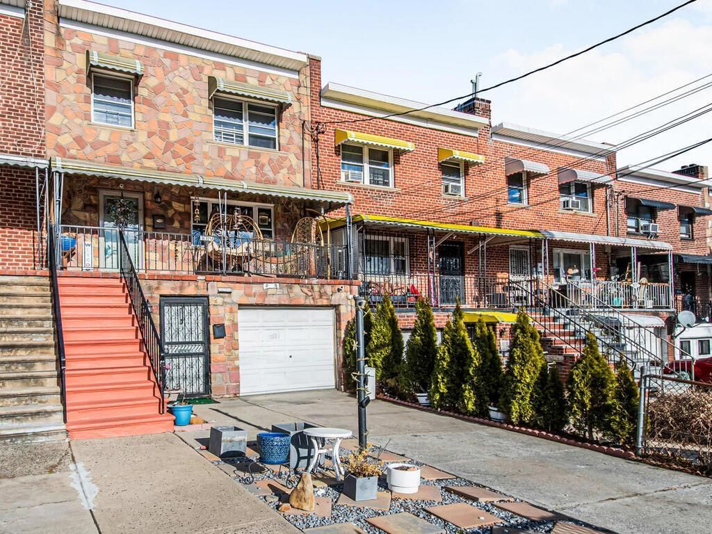1019 E 222nd Street, Bronx, NY 10469 - See Est. Value, Schools & More