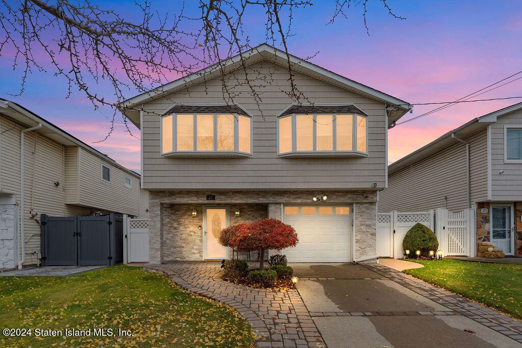 27 Nadal Pl, Staten Island, NY 10314 - See Est. Value, Schools & More