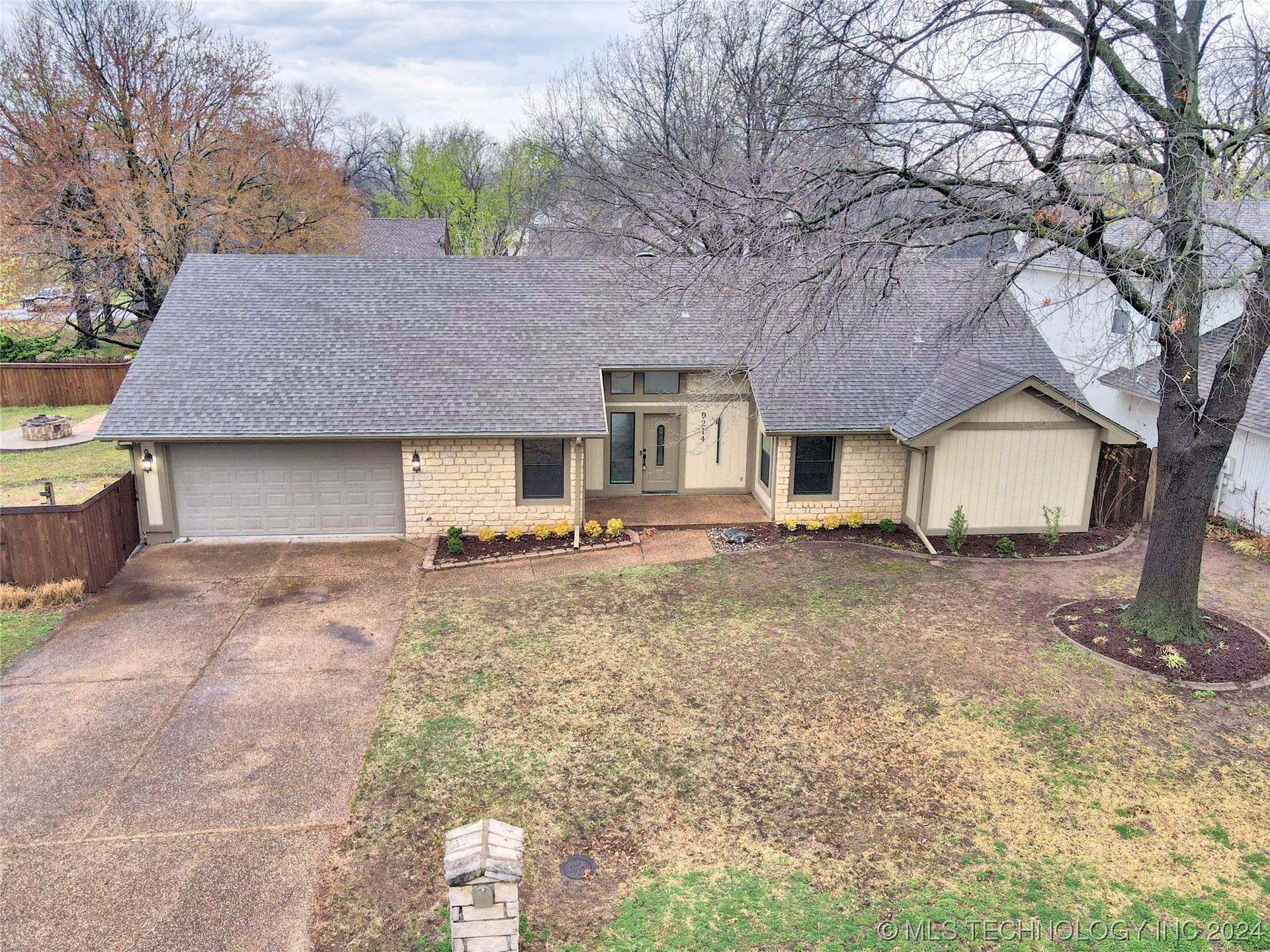 9214 S Maplewood Ave E, Tulsa, OK 74137 - See Est. Value, Schools & More