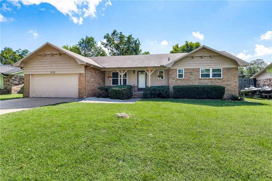 1618 W Sherryden Dr, Rogers, AR 72758 - See Est. Value, Schools & More