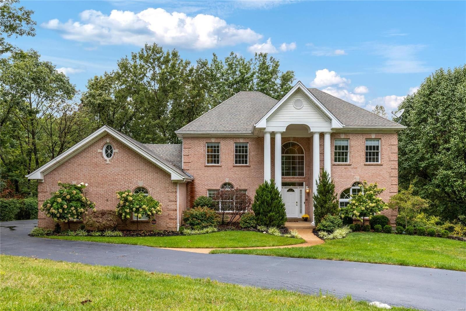 11047 Rambling Oaks Dr, Saint Louis, MO 63128 - See Est. Value, Schools & More