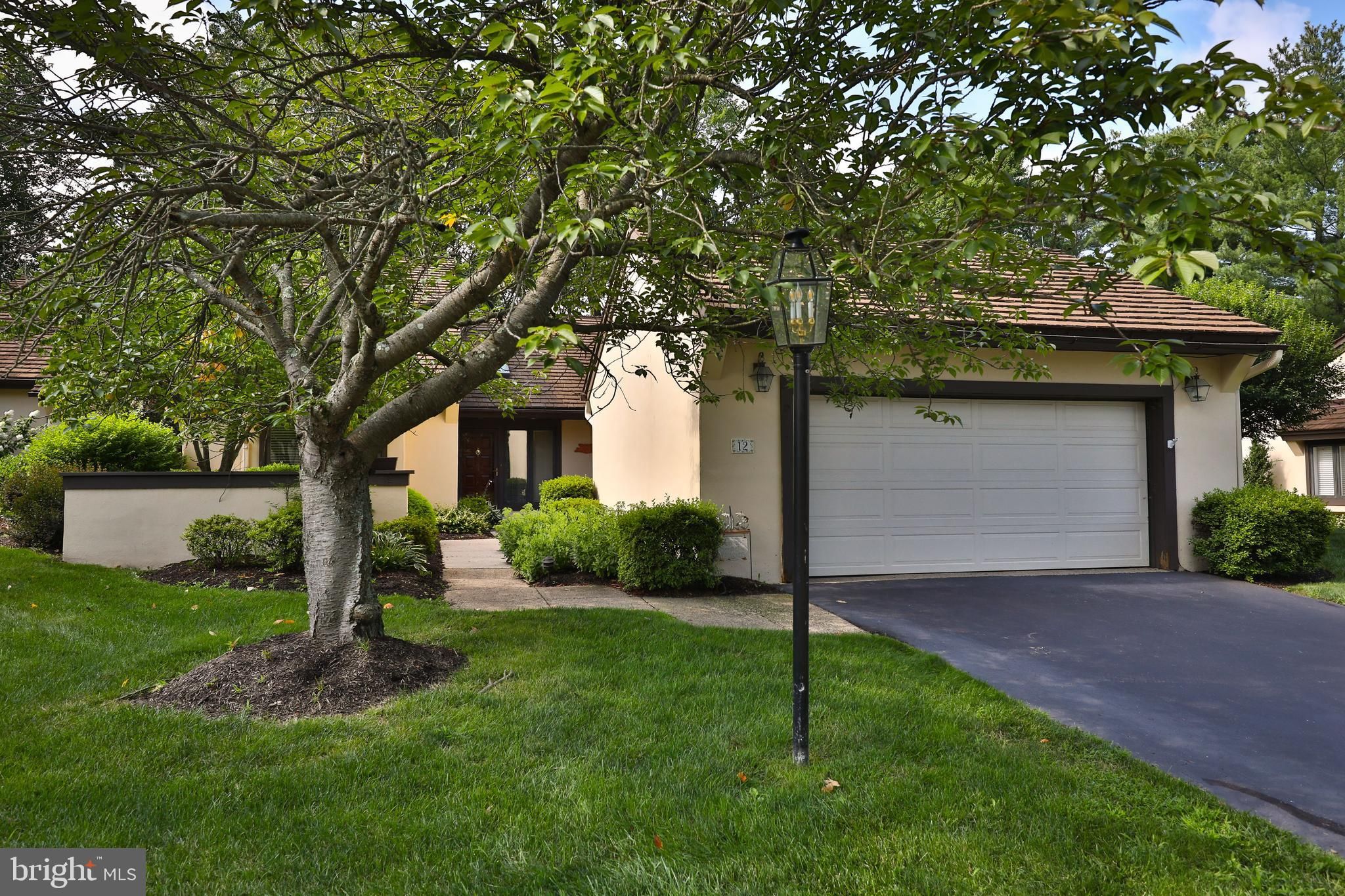 12 Hounds Run Ln, Blue Bell, PA 19422 - See Est. Value, Schools & More