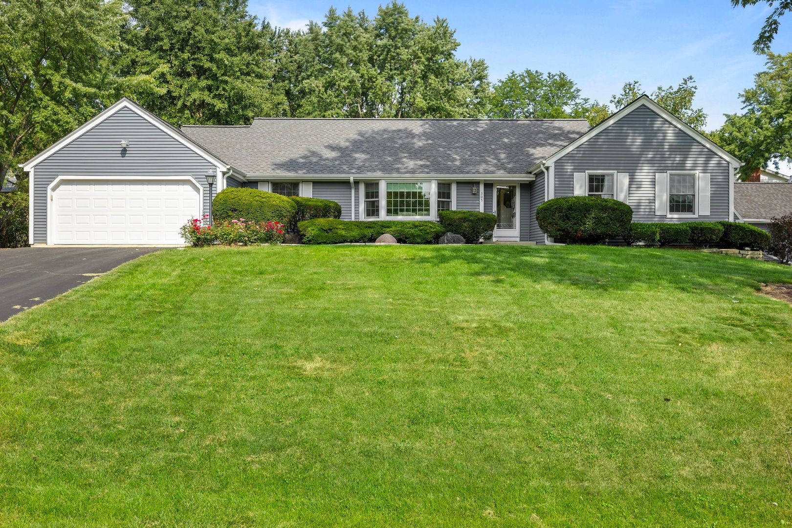 0N305 Robbins St, Winfield, IL 60190 - See Est. Value, Schools & More