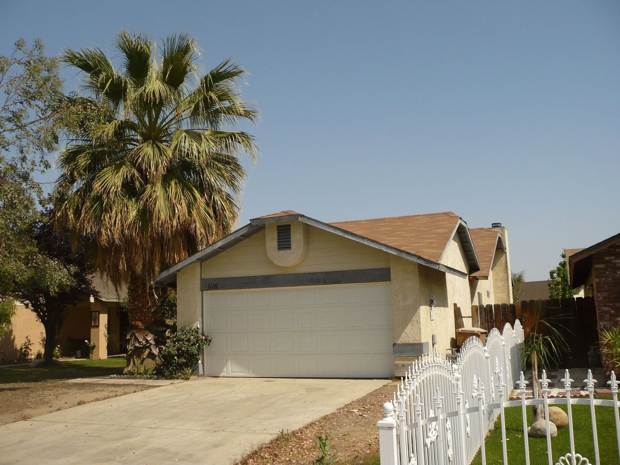1116 Adelaide Ave, Bakersfield, CA 93307 - See Est. Value, Schools & More