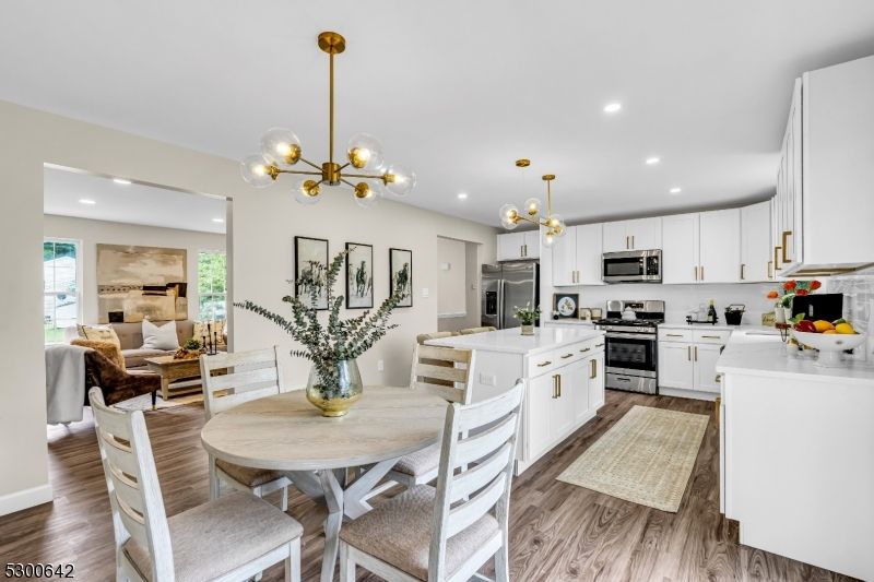 8 Ellis Ct, Cookstown, NJ 08511 - See Est. Value, Schools & More