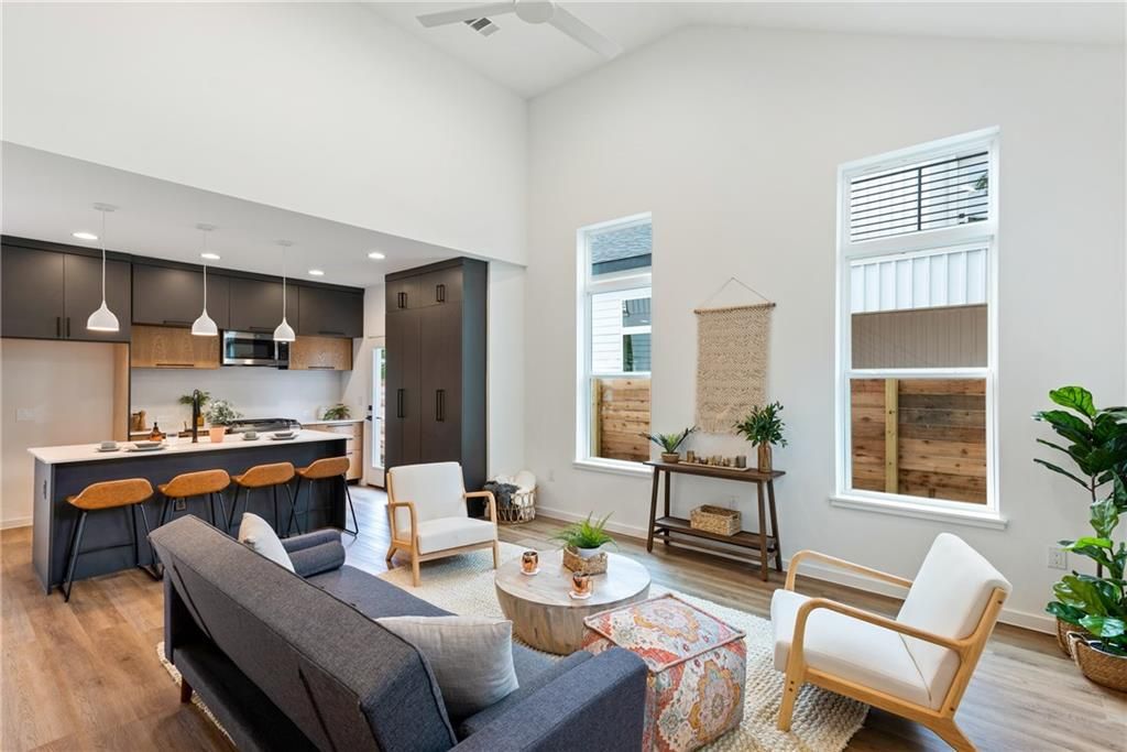 1135 Mansell Ave #B, Austin, TX 78721 - See Est. Value, Schools & More