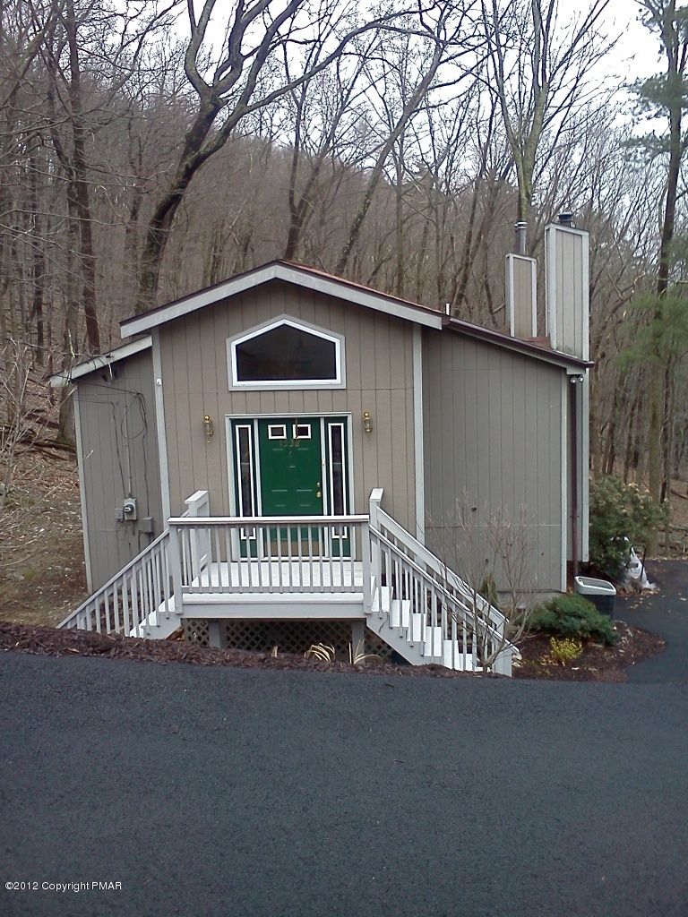 1538 Mansfield Ct, Bushkill, PA 18324 - See Est. Value, Schools & More