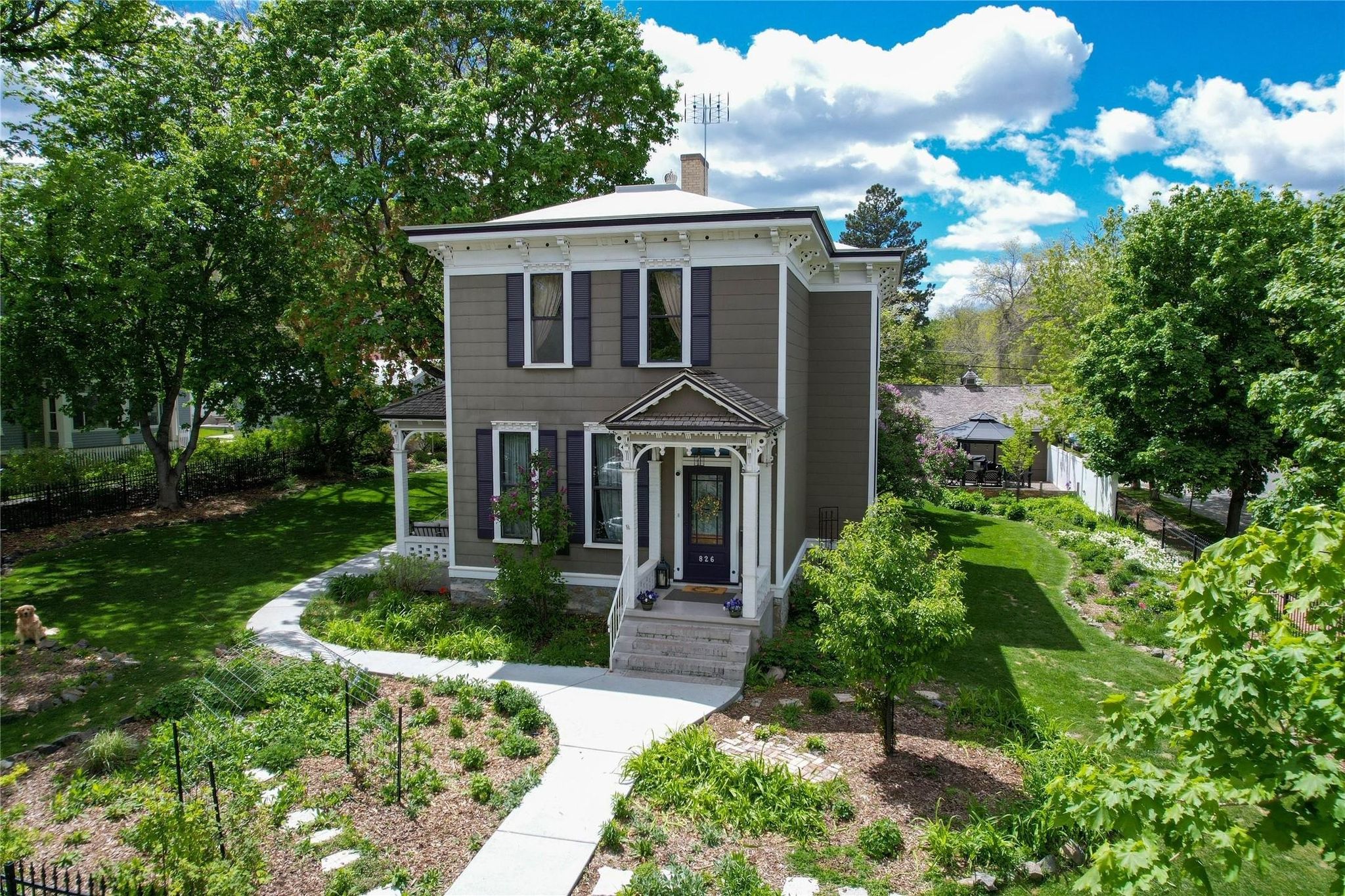 826 Dearborn Ave, Helena, MT 59601 - See Est. Value, Schools & More