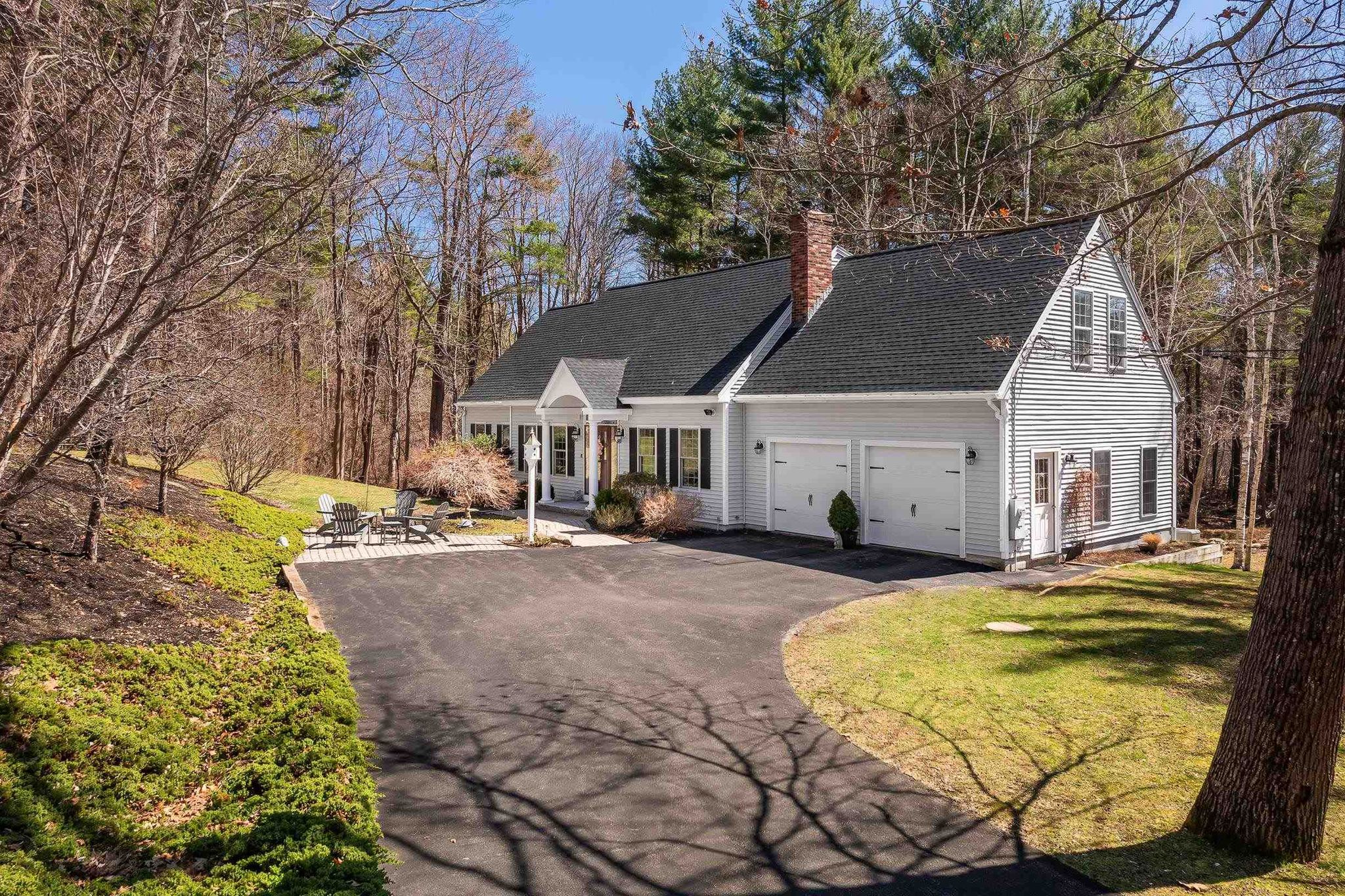 14 Lynch Lane, Kittery Point, ME 03905 - See Est. Value, Schools & More