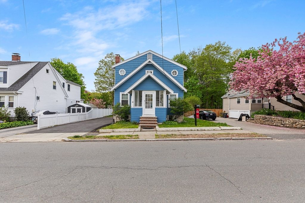 17 Wilson St, Reading, MA 01867 - See Est. Value, Schools & More