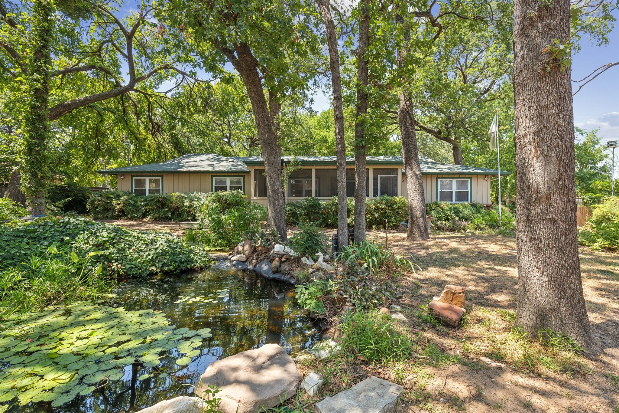 824 W Bedford Euless Rd, Hurst, TX 76053 - See Est. Value, Schools & More