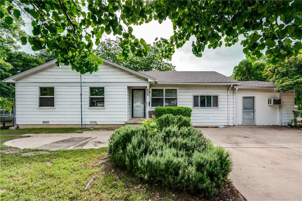 1601 Russell Dr, Garland, TX 75040 - See Est. Value, Schools & More