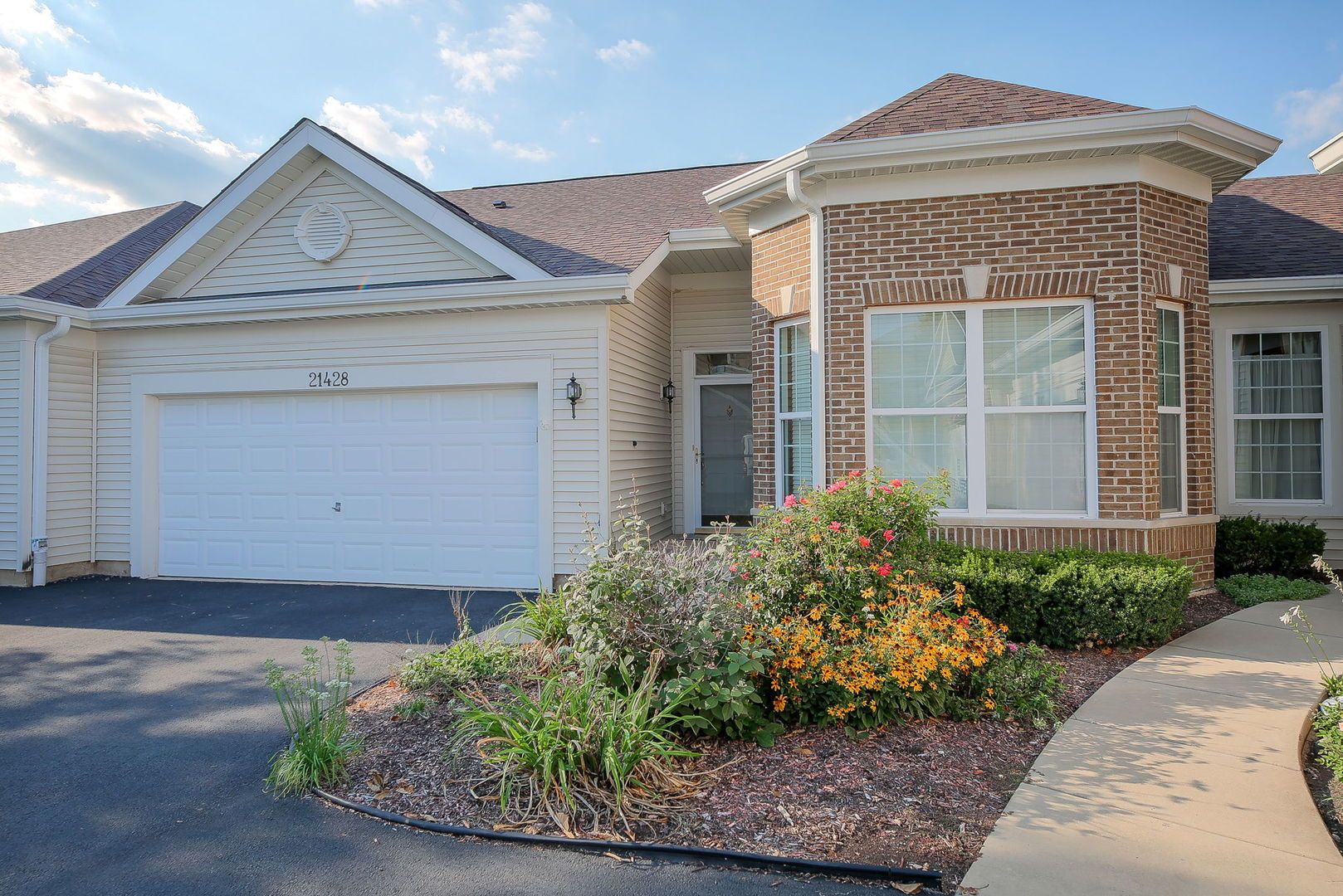 21428 Mays Lake Dr, Crest Hill, IL 60403 - See Est. Value, Schools & More