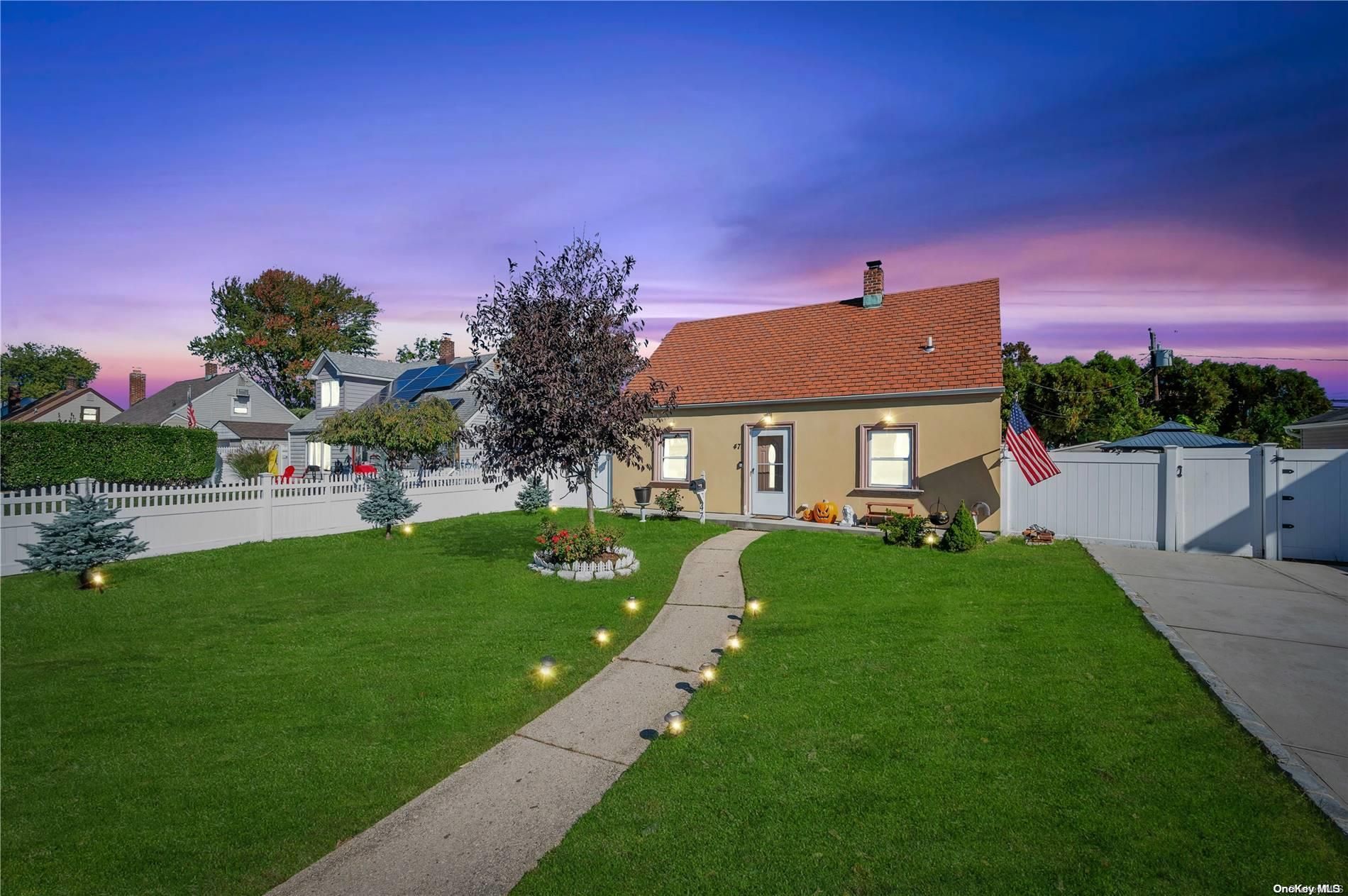 47 Harness Lane, Levittown, NY 11756 - See Est. Value, Schools & More