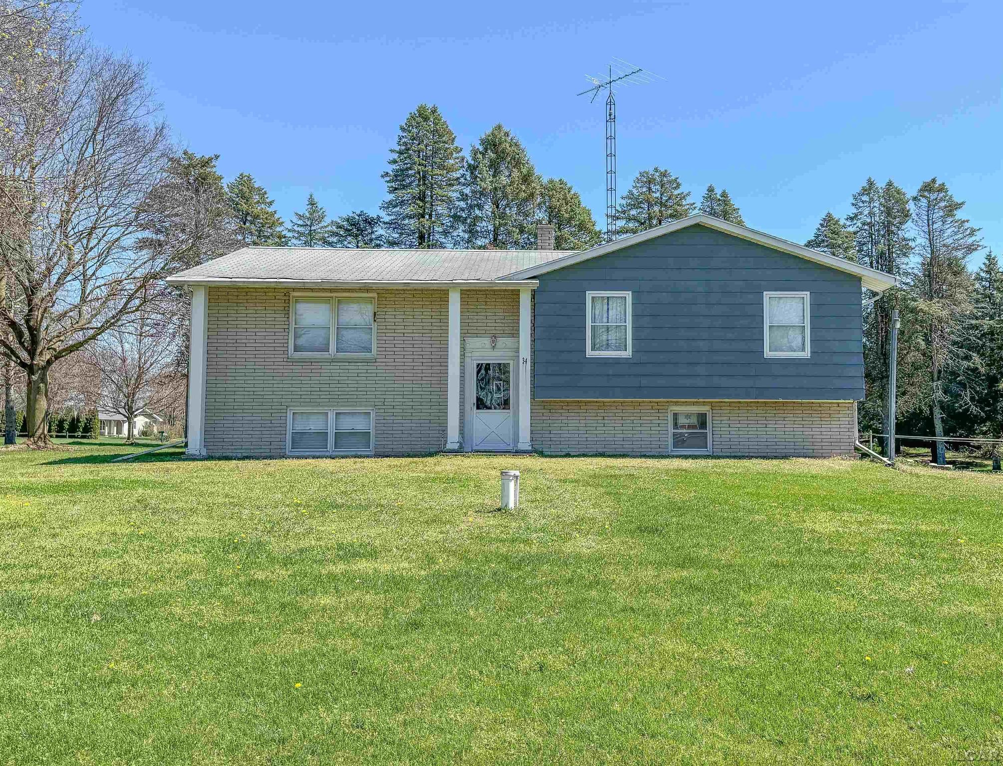 34 Ridgemont Dr, Adrian, MI 49221 - See Est. Value, Schools & More