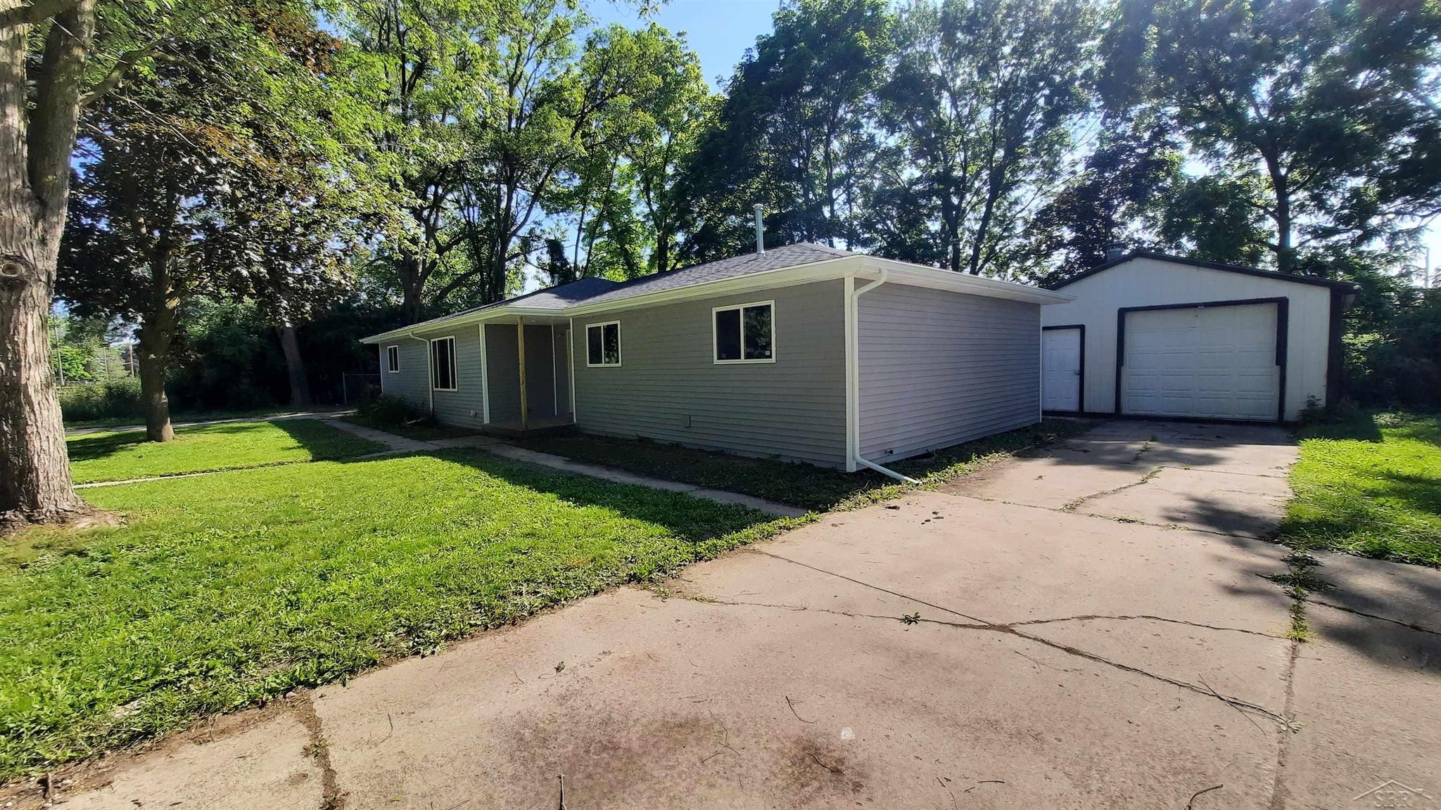 3155 Walters Dr, Saginaw, MI 48601 - See Est. Value, Schools & More