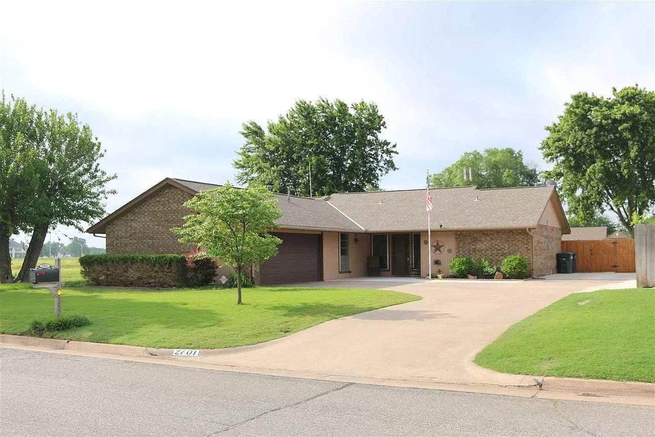 2701 Oak Ridge Rd, Enid, OK 73703 - See Est. Value, Schools & More