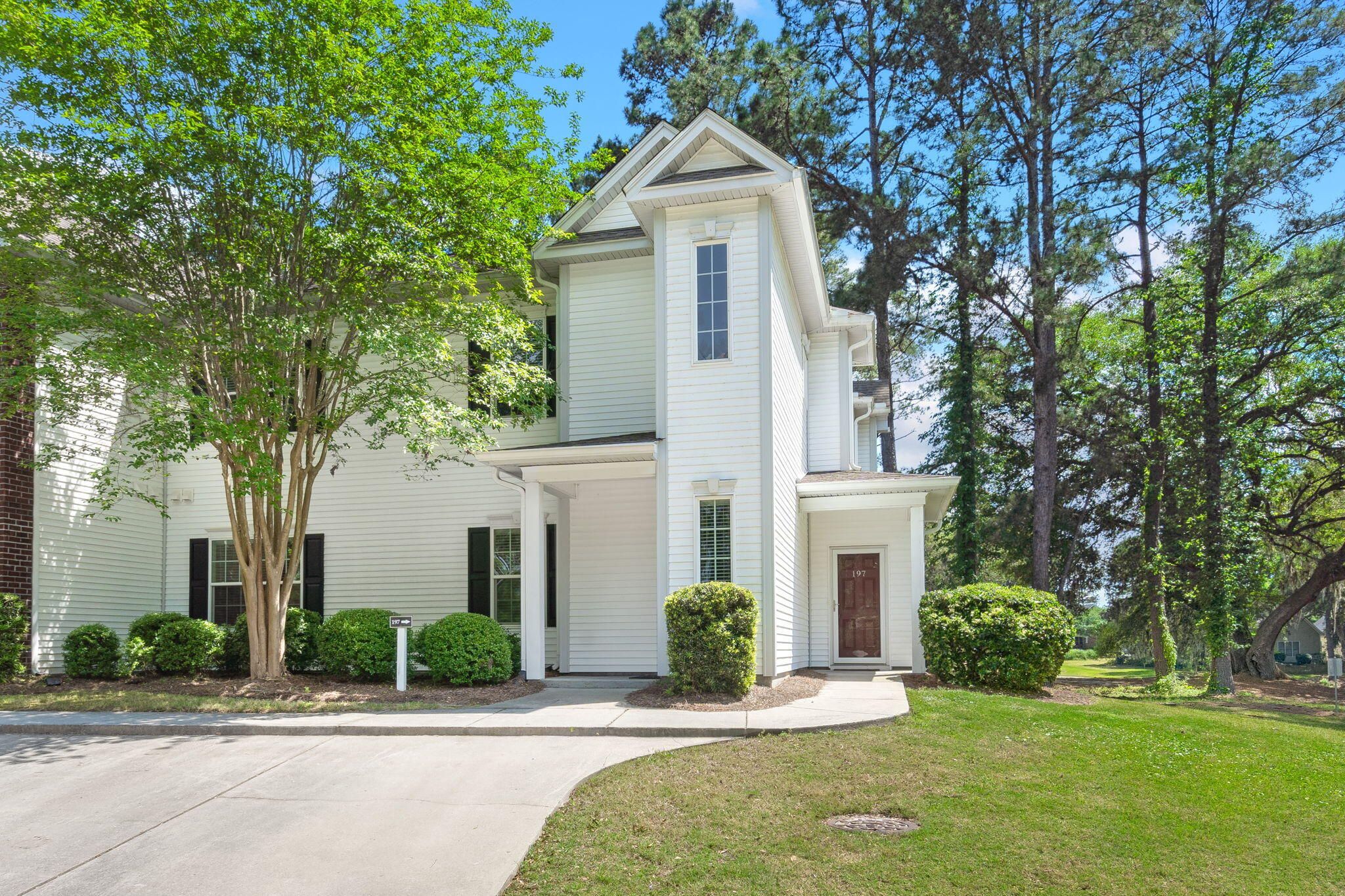 197 Golf View Ln, Summerville, SC 29485 - See Est. Value, Schools & More