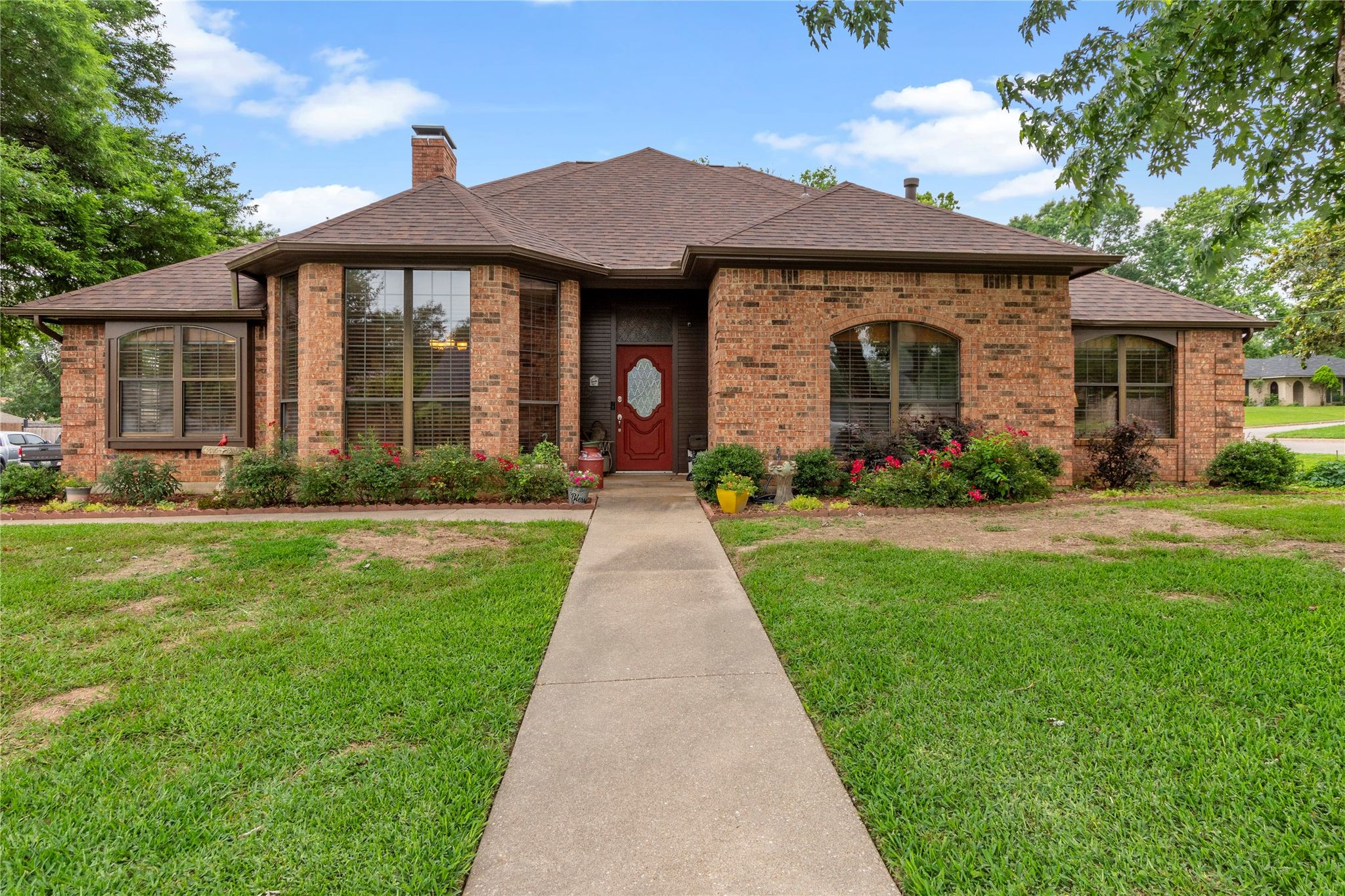900 Rolling Dr, Athens, TX 75751 - See Est. Value, Schools & More