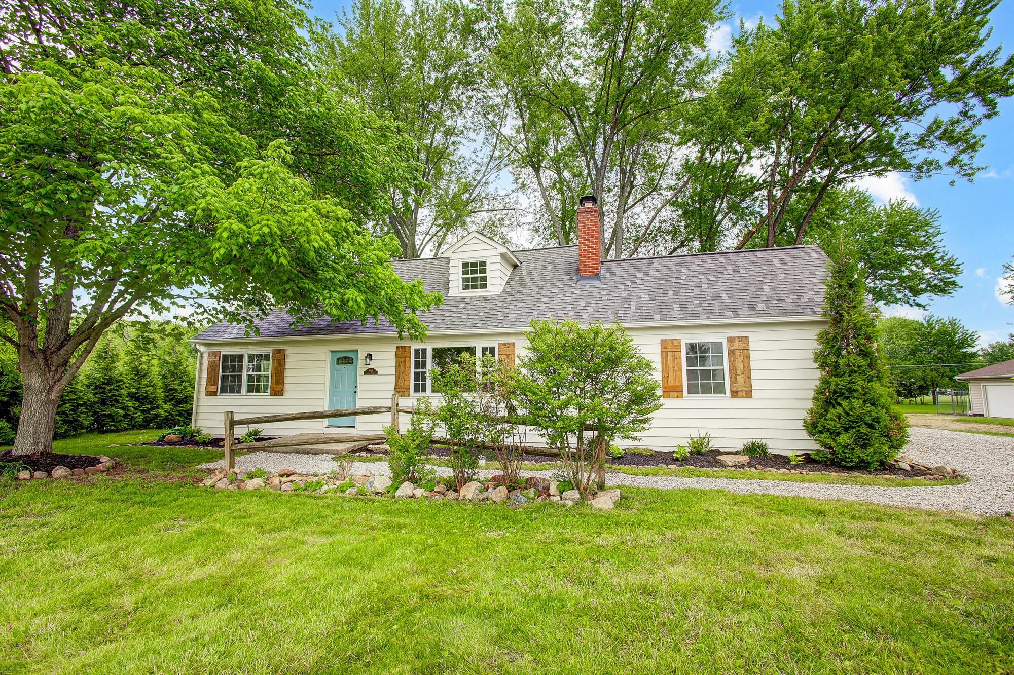 880 Hibbs Rd, Lockbourne, OH 43137 - See Est. Value, Schools & More