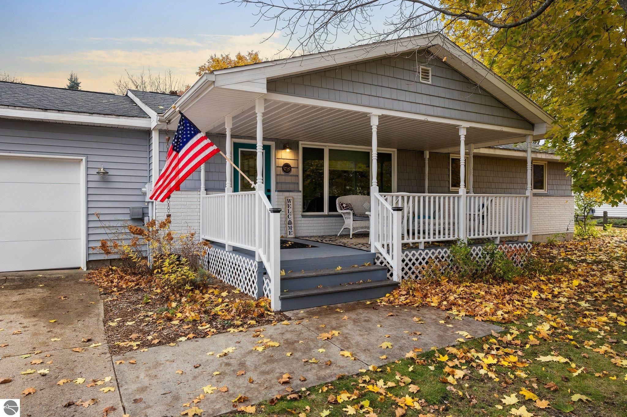 2385 E Carriage Hill Dr, Traverse City, MI 49686 - See Est. Value ...