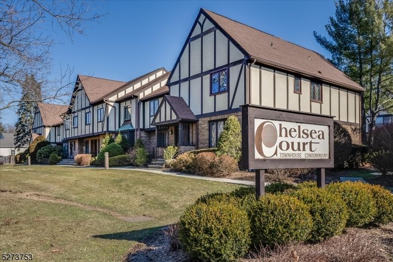 6 Chelsea Ct, Ramsey, NJ 07446 - See Est. Value, Schools & More