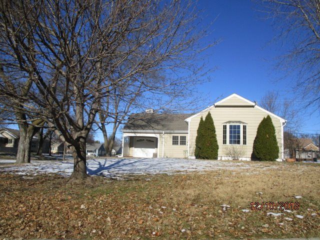 403 Lakeside Dr, Hastings, NE 68901 - See Est. Value, Schools & More
